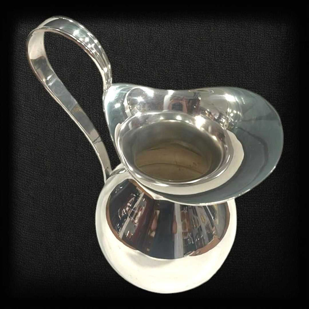 Jarra de Metal Plateado Alpadur - Elegancia Clásica y Distinción